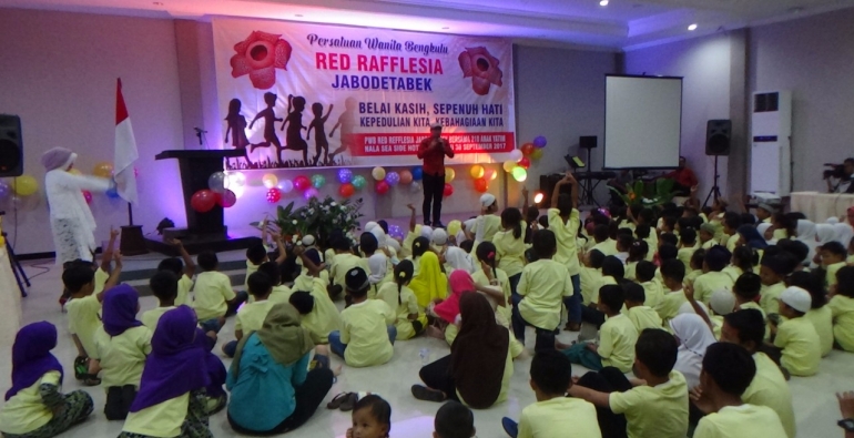 PWB Red Rafflesia Jabodetabek Gelar Aksi Sosial Peduli Anak Yatim ...
